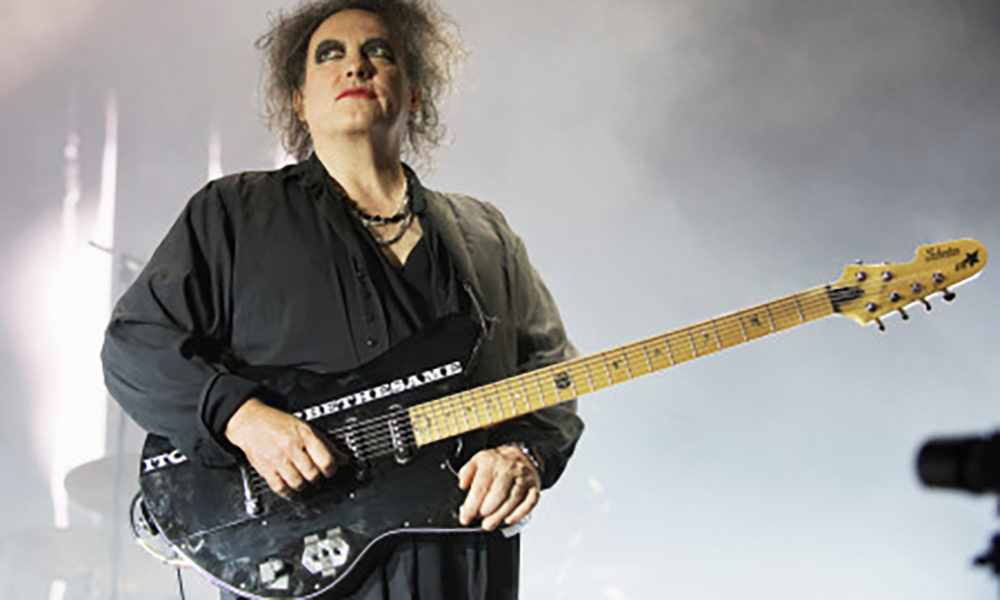 Robert Smith subastará una camisa que usó para «Disintegration» – ultrabrit