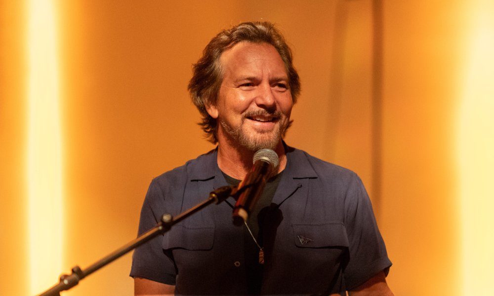 Eddie Vedder lanza dos canciones acústicas en formato solista – ultrabrit