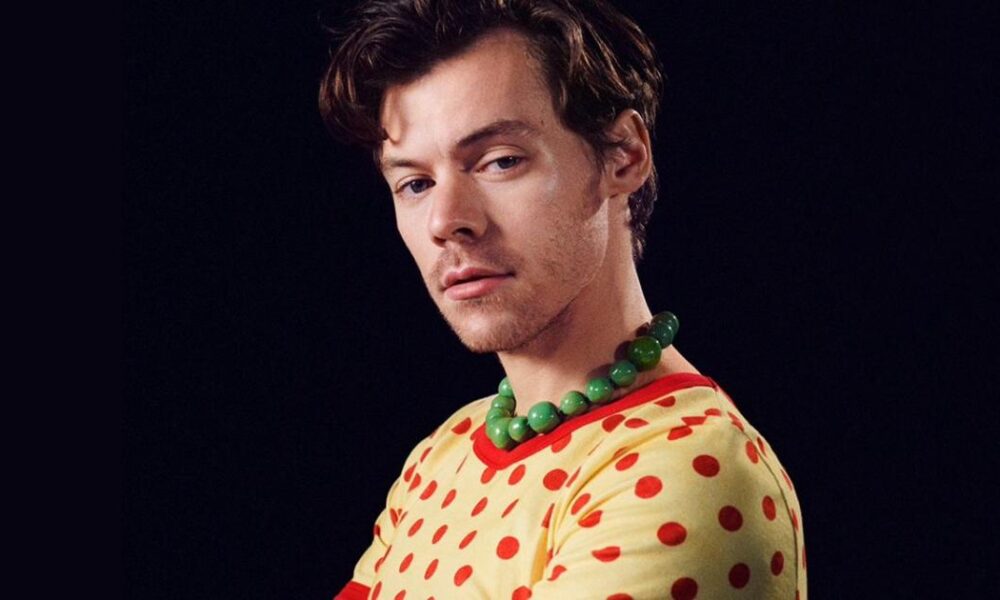 Harry Styles se hace amigo de un robot en “Satellite” – ultrabrit
