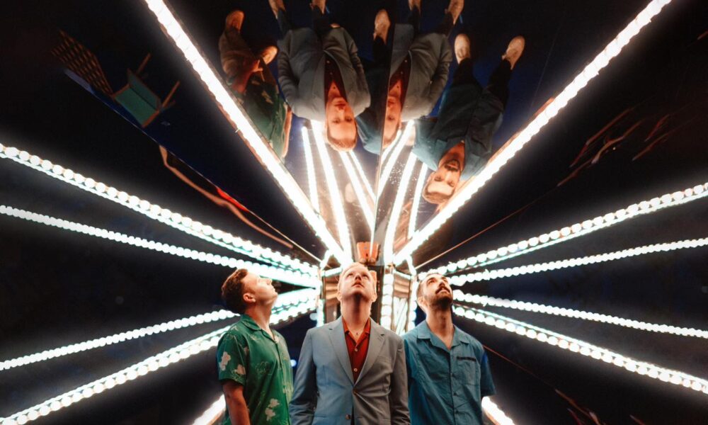 Two Door Cinema Club está de regreso con la explosiva “Sure enough ...