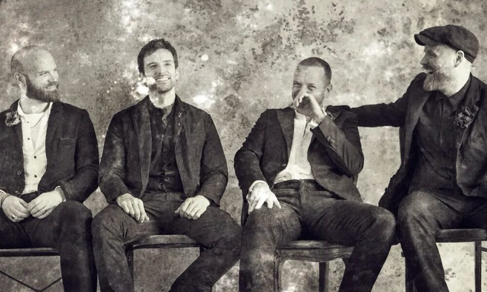 Coldplay se une a Burna Boy, Little Simz, Elyanna y Tini en “We Pray ...