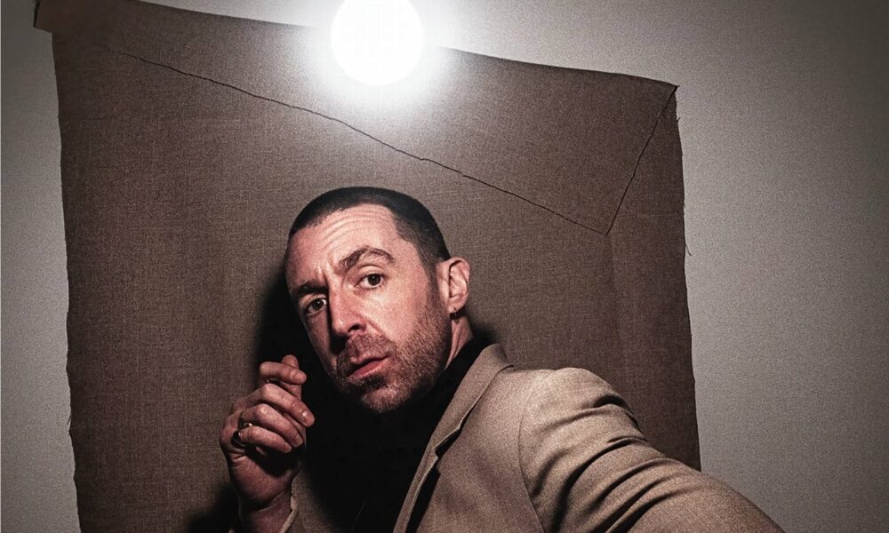 Miles Kane lanzó su nuevo disco con la electrizante “Sunlight In The ...
